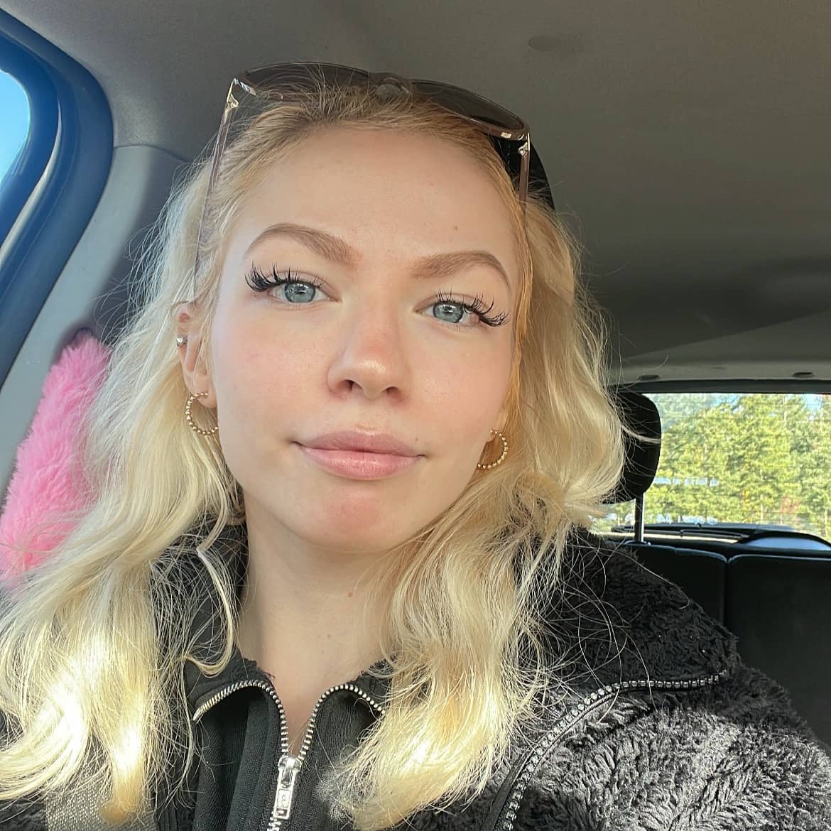 Lindsey👽 (@latte.linds) / Passes